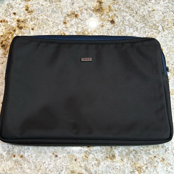 Tumi | Bags | Tumi Lightly Padded Laptop Case 5x11 | Poshmark